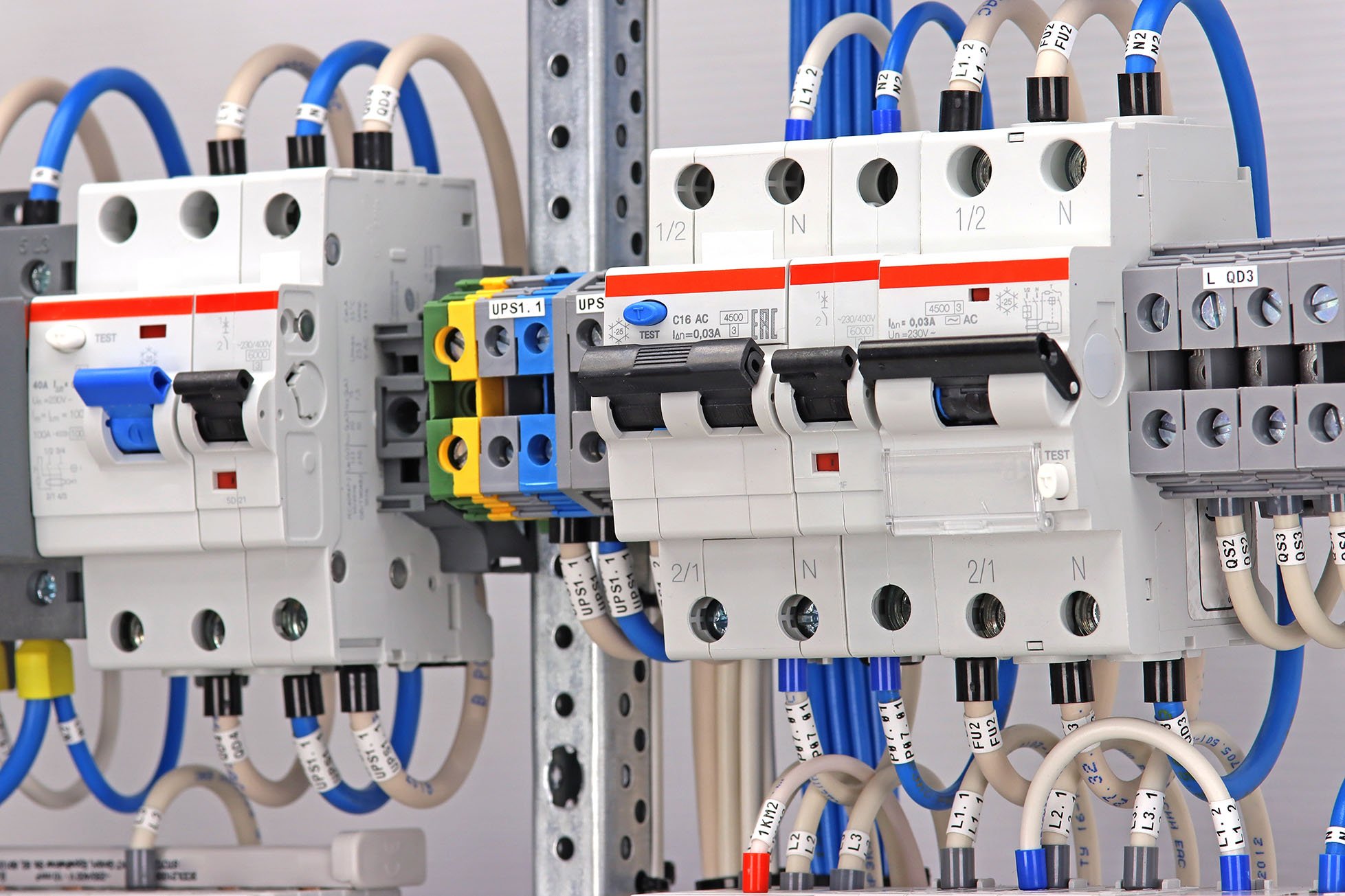 The Basics of an Industrial Circuit Breaker