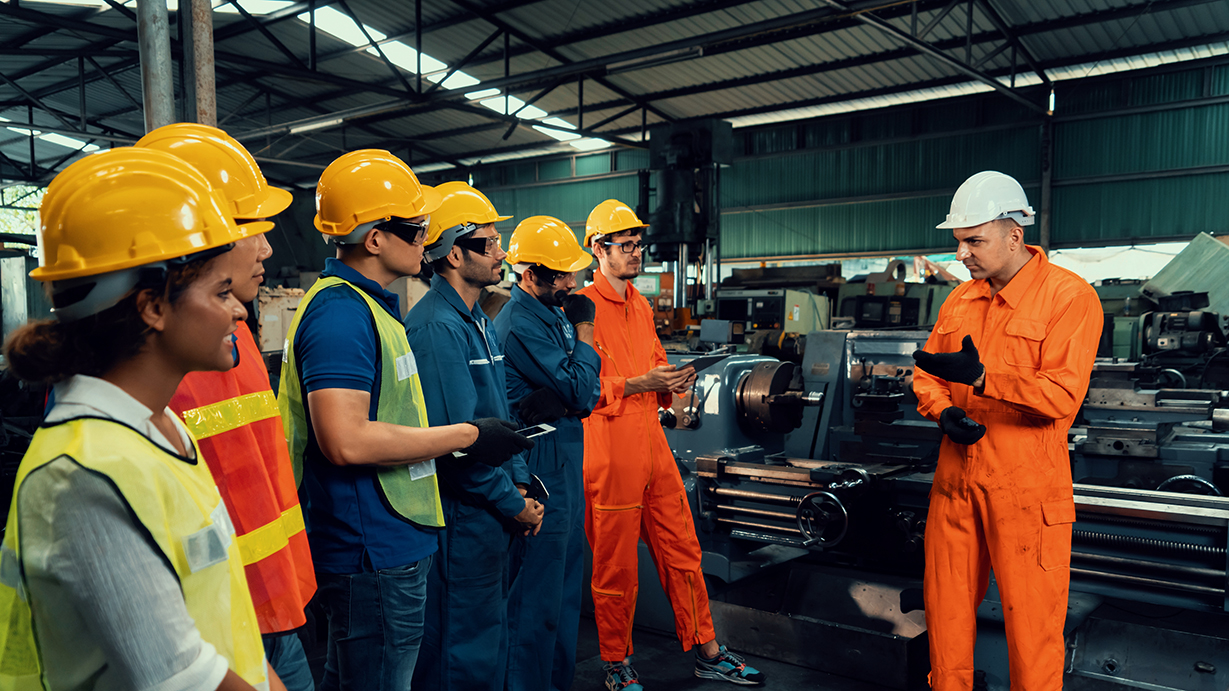 4 Ways to Improve Employee Training in a Manufacturing Environment